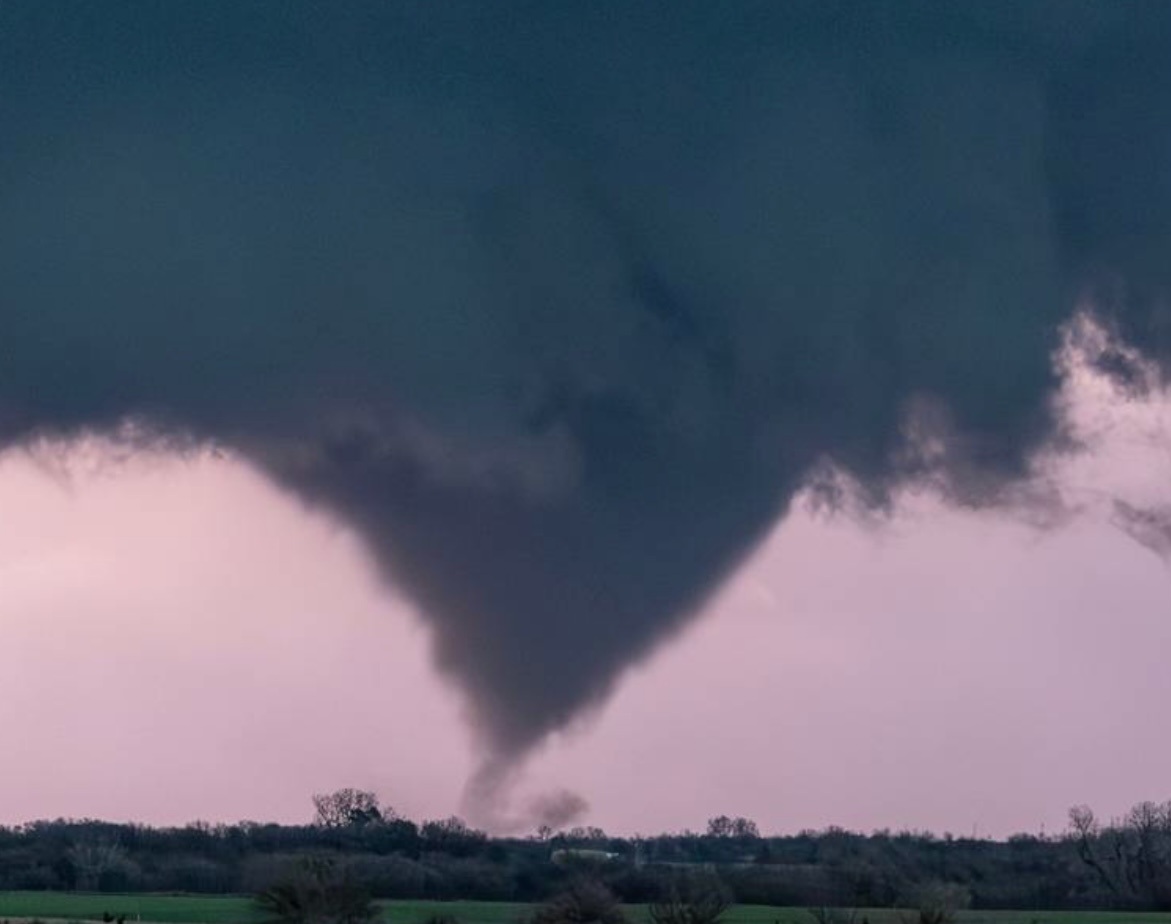 Driving in Storms - Tips for Hail, Tornadoes, and Rain
